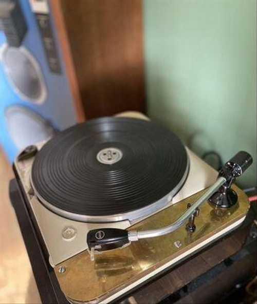 Виниловый проигрыватель Thorens TD124/1