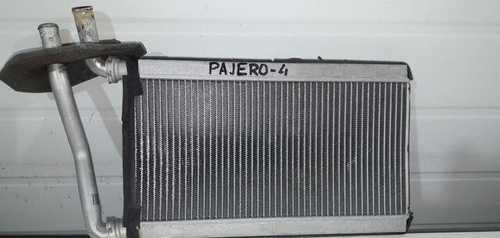 Паджеро 4 радиатор купить. Радиатор Паджеро 4 3.0 бензин. Радиатор отопителя Паджеро 4 3,8. Радиатор печки Паджеро 4. Радиатор Мицубиси Паджеро 4 3.0 бензин.
