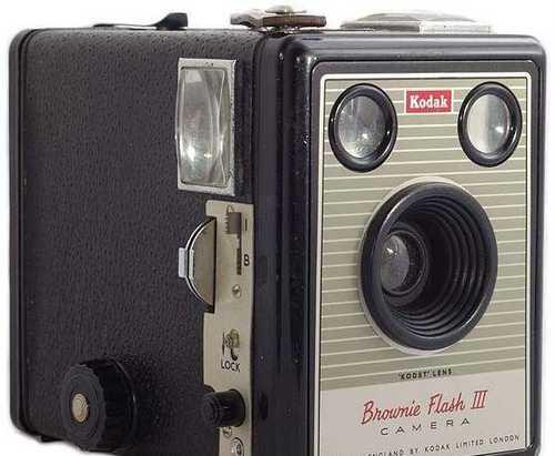 Фотоаппарат пленочный Kodak Brownie Flash III 1957