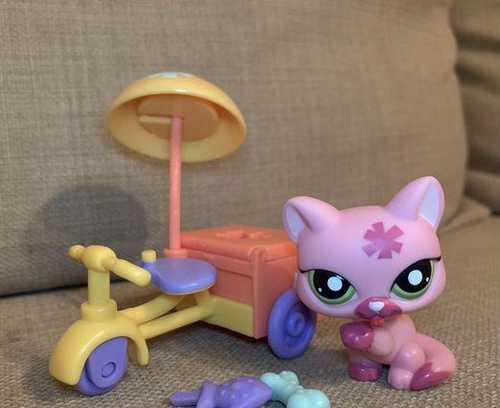 Набор Littlest Pet Shop «Кошка на мотороллере»