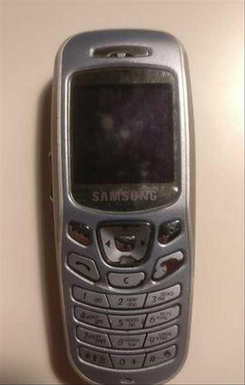 Кнопочный мобильный телефон Samsung SGH-C230