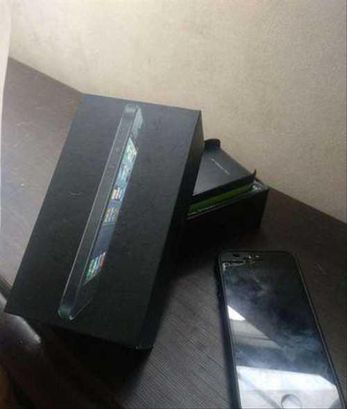 Телефон iPhone 5