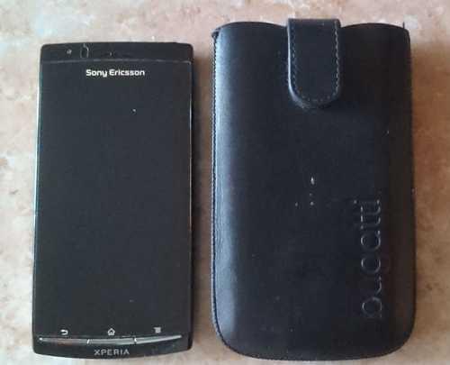 Sony Xperia Arc S LT18i + зарядка + чехол