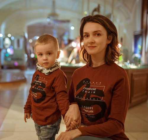 Одинаковые кофты family look