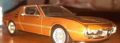 Модель автомобиля Alfa Romeo Montreal coupe 1:43 и