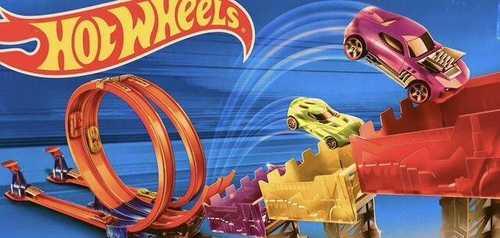 Hot Wheels трек и 17 машин