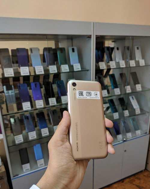 Huawei Honor 8s gold