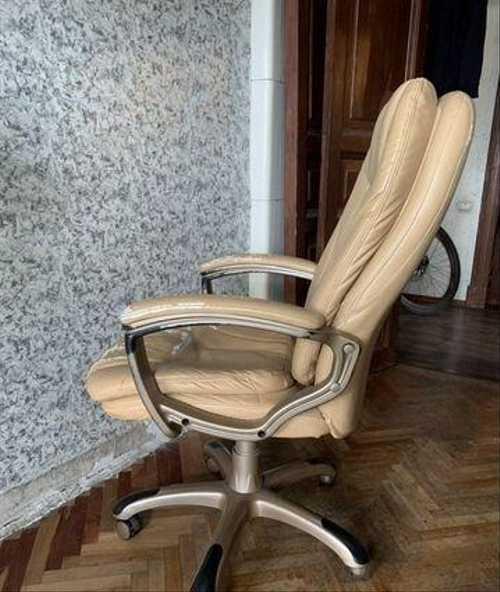 Кожанное кресло компьютерное