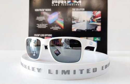 Солнечные очки Oakley Holbrook White Prizm Black