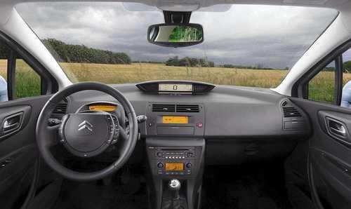 Торпедо панель приборов Citroen С4 (ситроен)