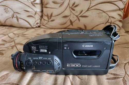 Видеокамера Canon E300 с записью на кассету