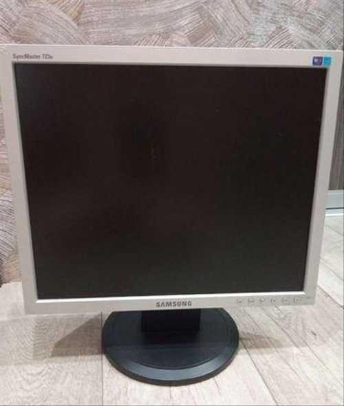 Монитор Samsung SyncMaster723N