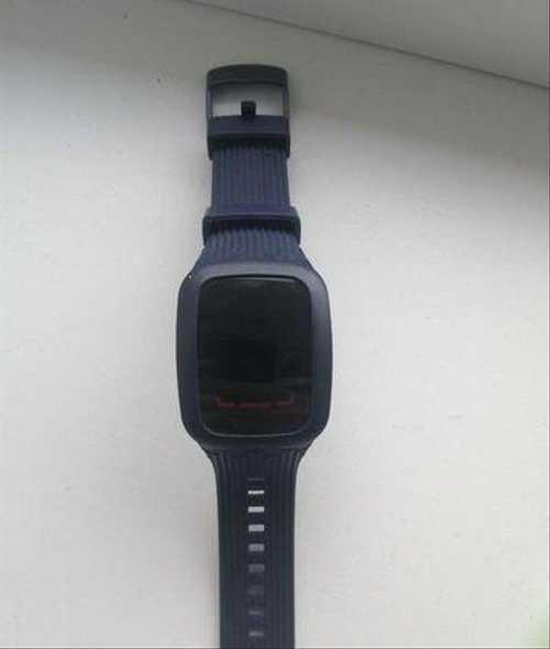 Электронные часы Swatch surr102