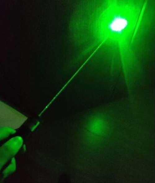 Лазерная указка зелёного цвета laser
