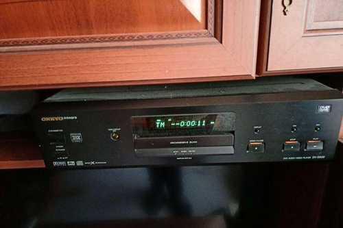 DVD audio/video player onkyo DV-S939