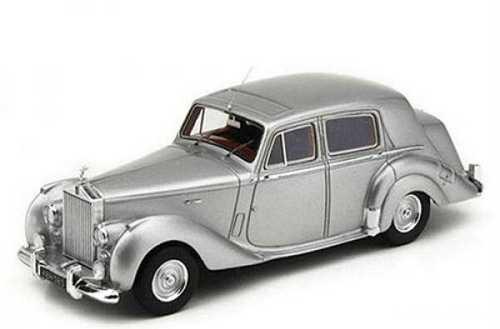 1:43 Rolls Royce Silver Dawn 1949, silver. TSM