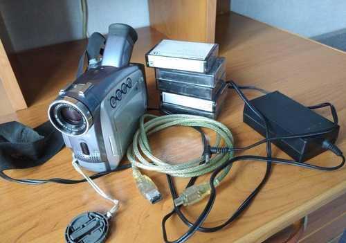 Видеокамера miniDV Canon MV700E