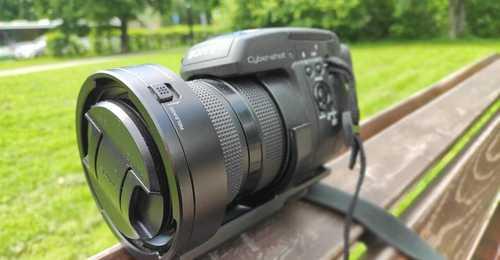 Фотоаппарат Sony DSC-R1