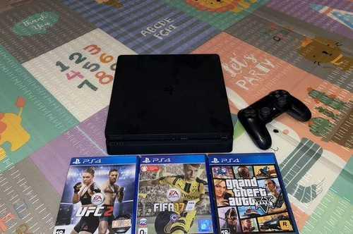 Sony PS4+джойстик + 3 игры (GTA5, UFC2,fifa17 )