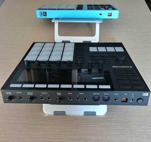 Стенд для Roland SP-404SX, SP-555, NI Maschine MK3