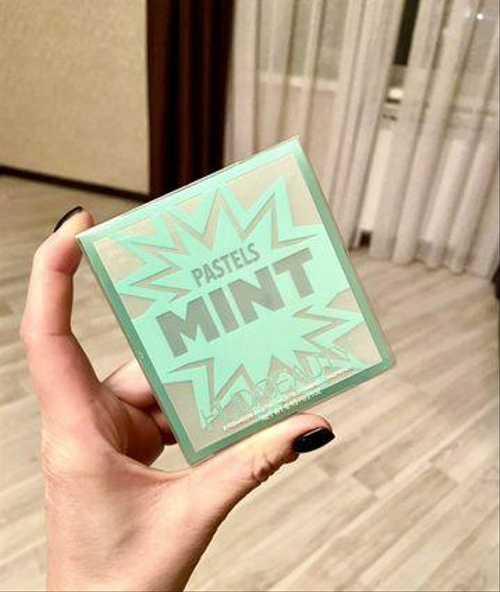 Палетка теней Huda Beauty Pastels Mint
