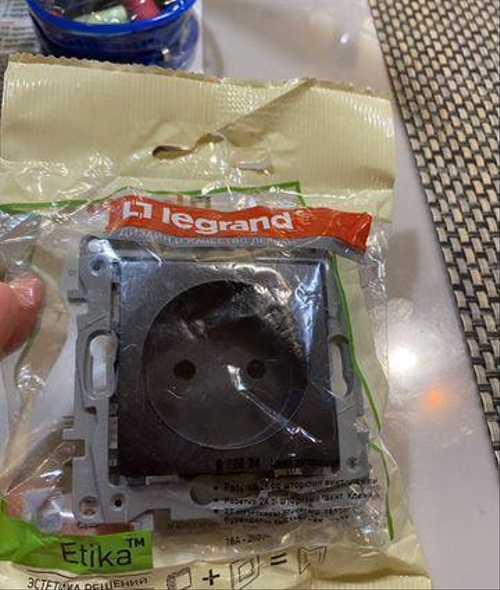 Розетка Legrand Etika