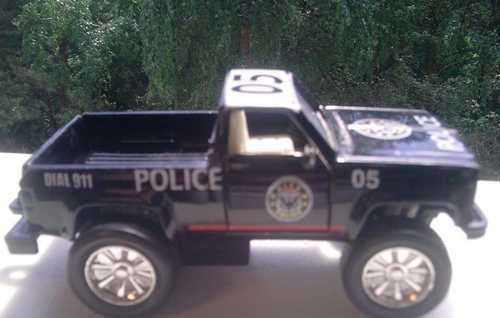 N8880 Welly. Chevy Pick-up police 1/43