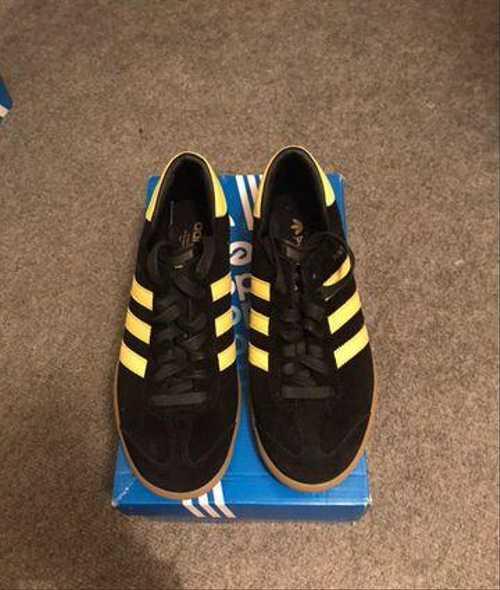 Кроссовки adidas Hamburg black/yellow