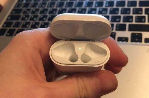 Как найти аирподс без кейса. AIRPODS 2 кейс. Кейс аирподс 2. Кейс аирподс 1. AIRPODS 1 кейс.