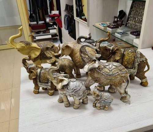 Коллекция статуэток слонов