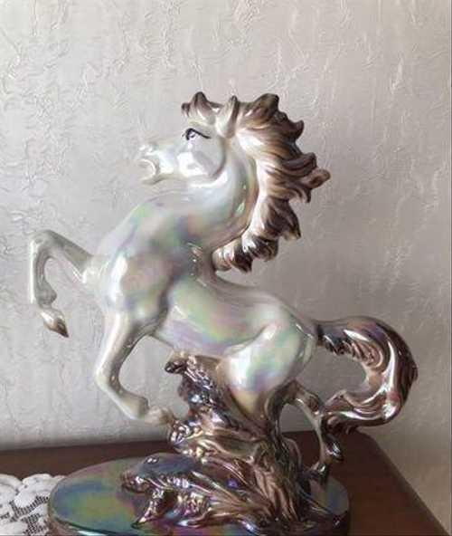 Фарфоровая скульптура «Конь на дыбах» СССР