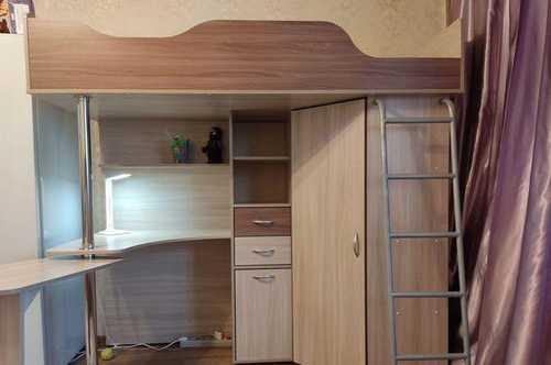 Кровать-чердак детская Карлсон 3 с поворотным стол