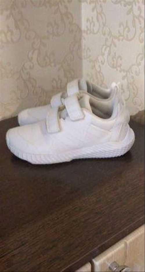 Кроссовки adidas 33