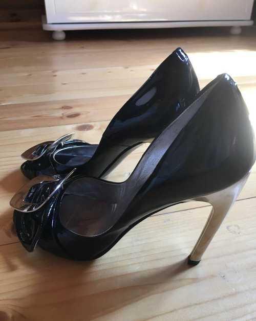 Босоножки лакированные Roger Vivier 36.5