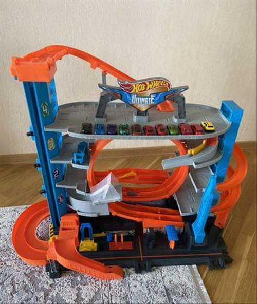 HotWheels Трек Ultimate Garage