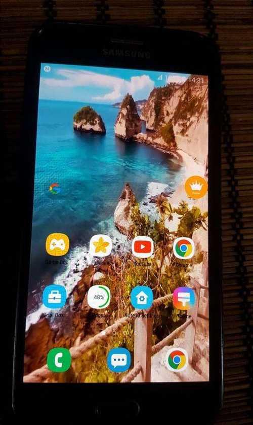 Телефон Samsung а8