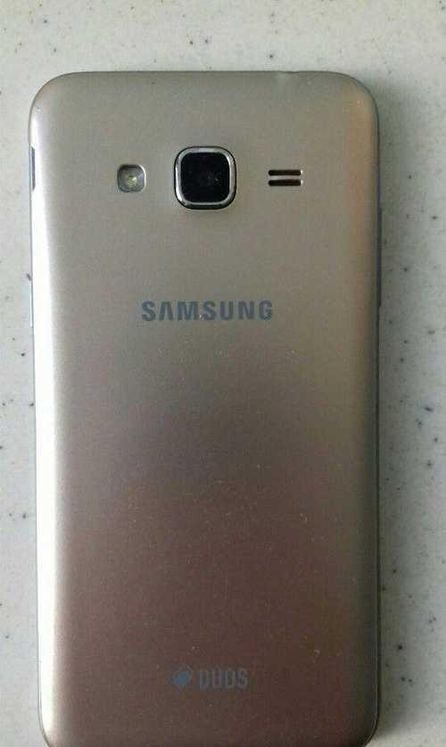 Телефон Samsung Galaxy j 3.6 дисплей