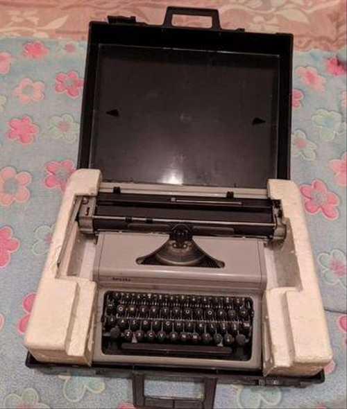 Печатная пишущая машинка новая абсолютно, неисполь