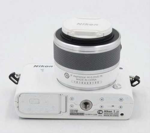 Nikon 1 J3 White + 10-30mm s/n 52003654/10104231