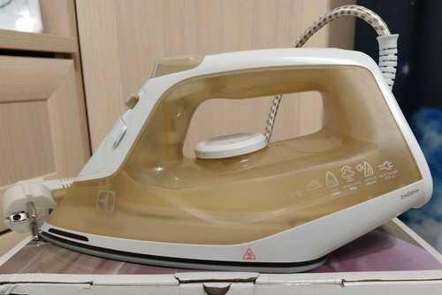 Утюг Electrolux easy Line EDB1740