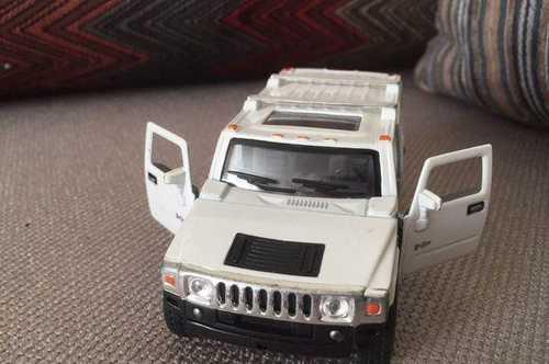 Модельная машинка Hummer