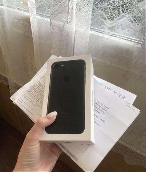 Телефон iPhone 7,128гб