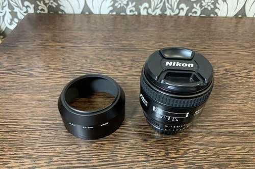 Объектив Nikon 85mm 1.8D