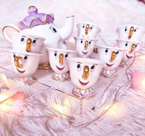Чайник и чашки Красавица и Чудовище