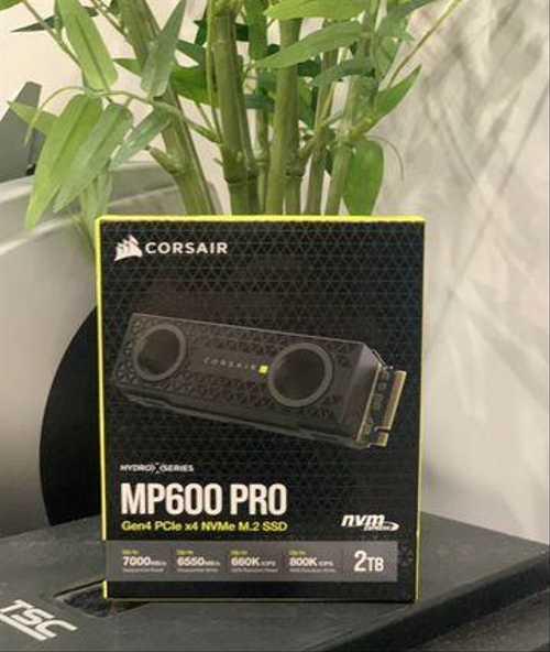 Внешний SSD-накопитель Corsair Force MP600 PRO HXE