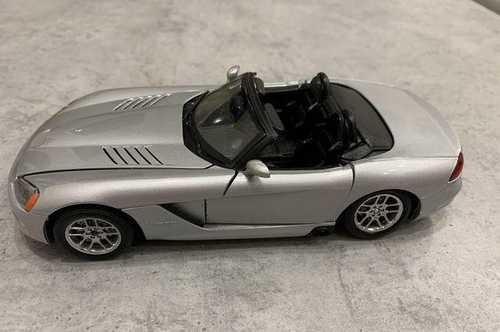 Модель Viper SRT-10 Burago 1/24 металлическая
