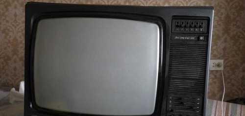 Телевизоры «Рекорд вц-311» и «Горизонт 51тц-412»