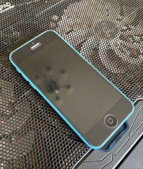 Телефон iPhone 5c 16гб