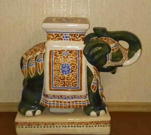 Напольная статуэтка Слон (фарфор)