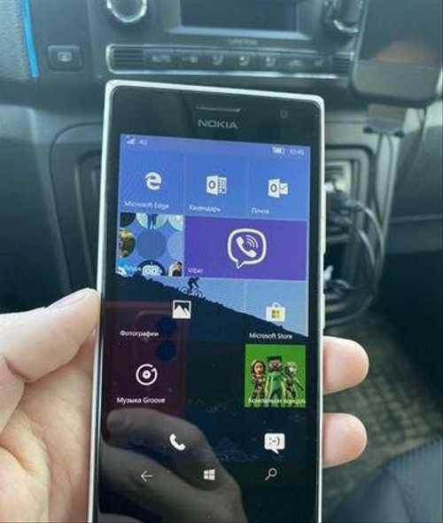 Телефон Nokia Lumia 735